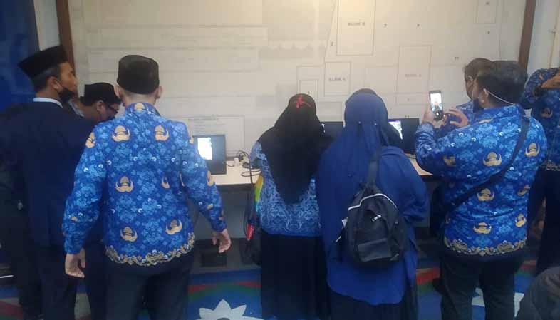 BERMASALAH, Absen Scan Barcode Pemko Banjarmasin - Suar Indonesia