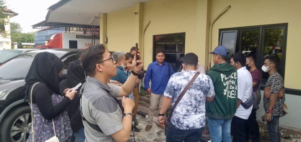 PULAHAN PERENTAL di Banjarmasin dengan Ratusan Mobil Diduga jadi Korban ...