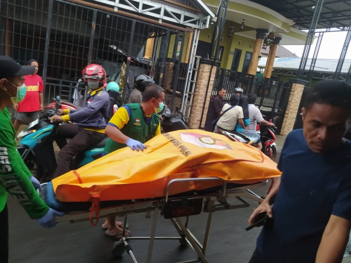 PRIA DIDUGA Tenggak Minuman Beralkohol tak Bernyawa di Sebuah Losmen ...